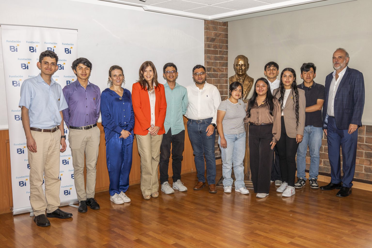 Fundación Bi impulsa a jóvenes guatemaltecos con becas universitarias ...